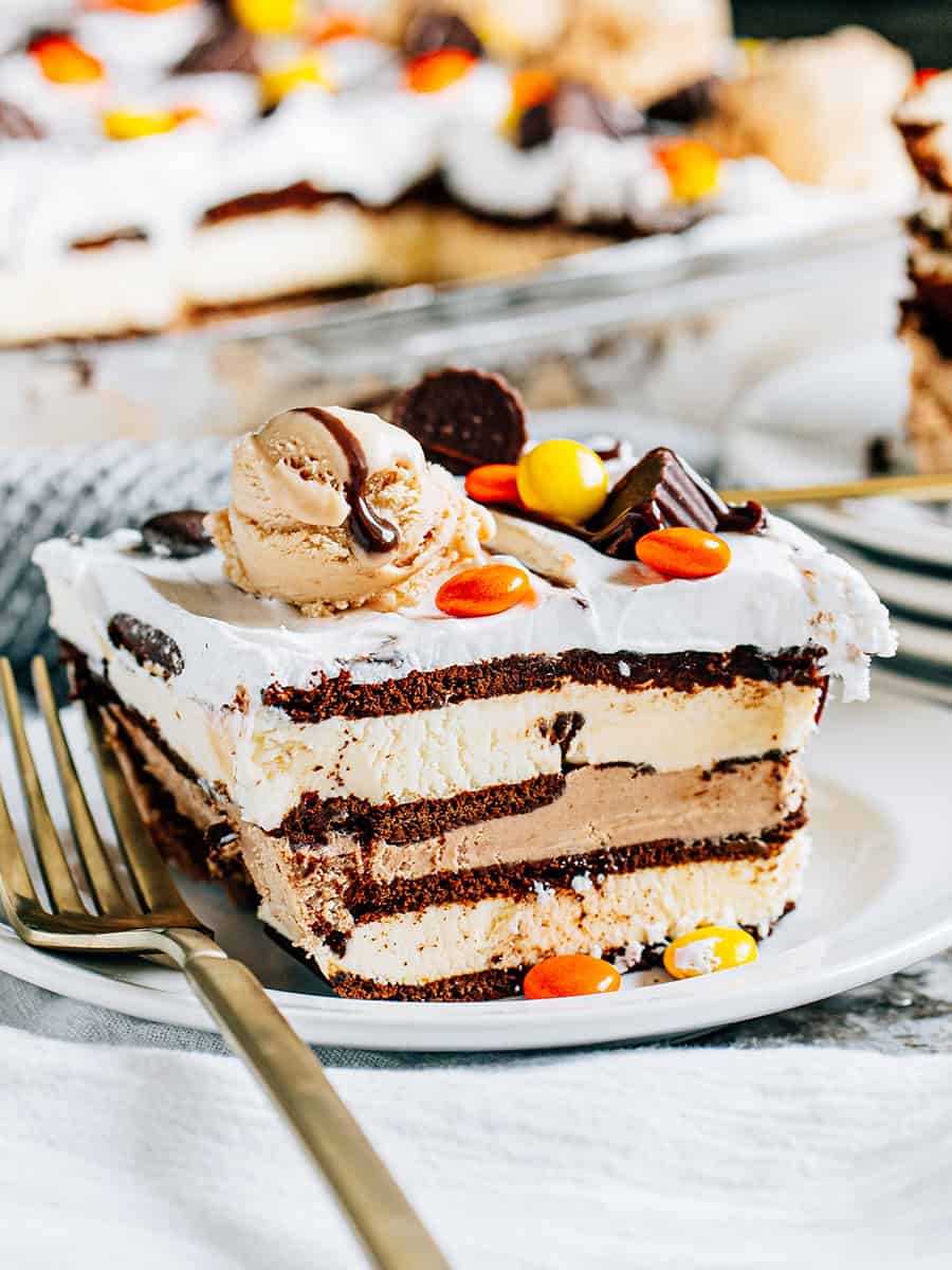 Peanut Butter Ice Cream Sandwich Cake - The Recipe Life